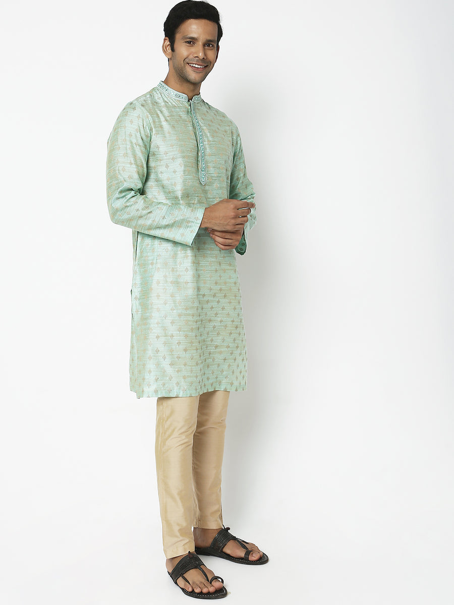 Regular Fit Embroidered Kurta